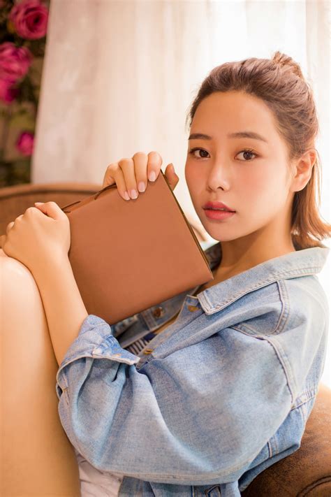 YALAYI雅拉伊 2022 12 08 NO 990 不负遇见 小乔 微图坊