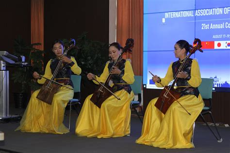 “Хотын хэл шинжлэл 21” эрдэм шинжилгээний хурал Uls21 ыг зохион… Монгол Улсын Их Сургууль