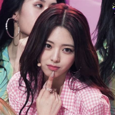 Itzy Yuna Itzy Just Girl Things U Go Girl
