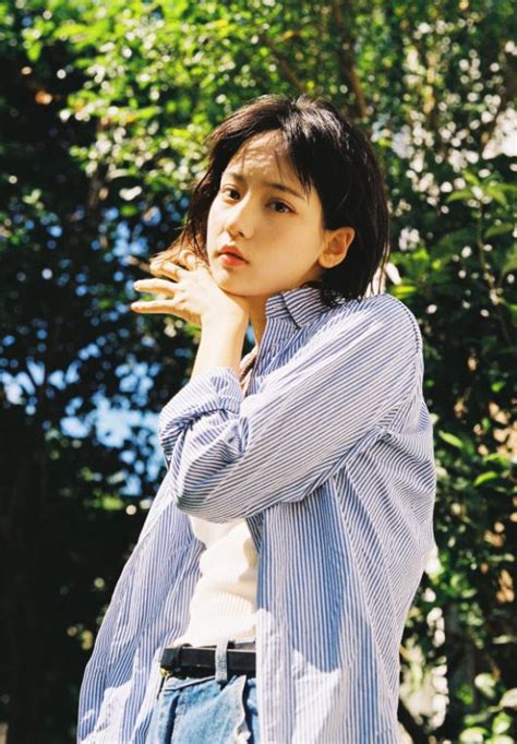 Cô bạn với mái tóc ngắn xinh như nhân vật trong phim hoạt hình Tóc cực ngắn Nữ thần Con gái