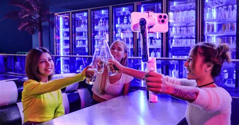 The First Insta360 Gimbal Has Landed And It S An All In One AI Tracking Smartphone Stabiliser