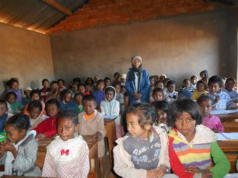 Léducation à Madagascar Bouleversée Par La Crise Sanitaire Manentena
