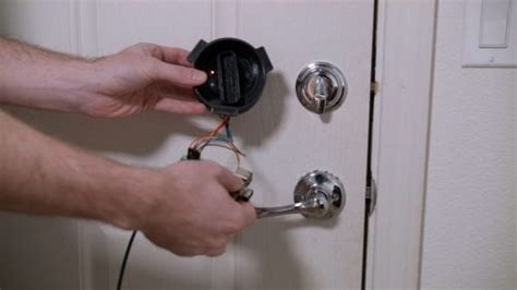 Hacker House Smartphone Connected Door Lock Raspberry Pi