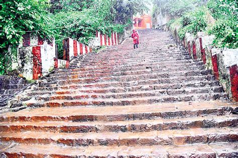 మెట్ల మార్గానికి మోక్షమెప్పుడో General