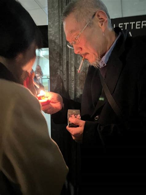 网友巴黎偶遇金敏喜和洪常秀 素颜温柔穿着很低调 搜狐大视野 搜狐新闻