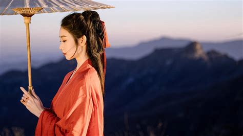 古风发型侧脸 古风发型长发 大山谷图库