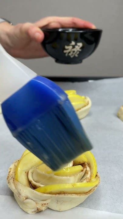 БУЛОЧКИ «РОЗОЧКИ ИЗ СЛОЕНОГО ТЕСТА С ЯБЛОКАМИ Youtube