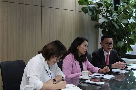 ХНХ ын сайд Х Булгантуяа хөдөлмөрийн гэрээт иргэдийн асуудлаар БНСУ ын холбогдох албаны