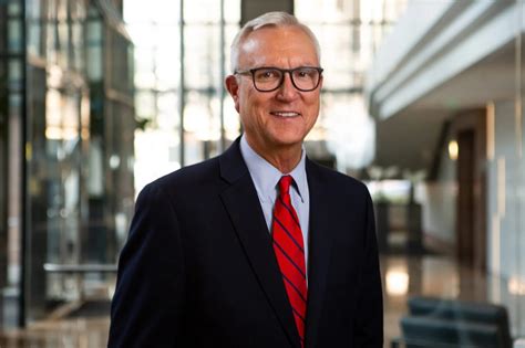 Former U S Rep Chris Bell Joins Texas Democrats Seeking To Unseat Gov