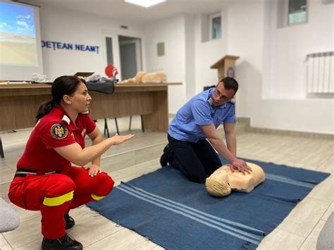 Jandarmii Au învăţat Să Acorde Primul Ajutor