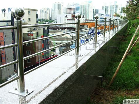 스텐난간계단핸드레일 계단스텐휀스핸드레일스텐레스난간대대구그레이팅휀스평철펜스공사강화유리난간스텐레스난간스텐레스계단핸드레일 네이버 블로그