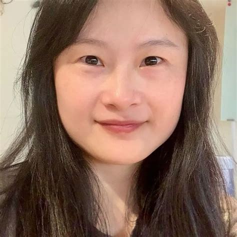 這種被冒犯的感覺，真的很不舒服，就算是自己的家人，也是讓人很討厭。 多年前，我在娘家樓上租屋，方便照顧孩子。我媽也是會自行拿鑰匙開我的大門，在我專心哄孩子的時候，一聲不響的站在我後面，嚇死我了