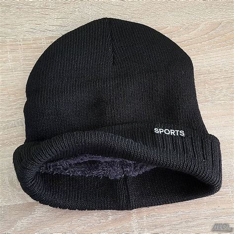 Черна мъжка зимна шапка с пух отвътре Аксесоари Добрич Кат номер 1238 Мъжка зимна ш