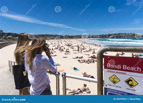 Lifeguard Hut Bondi Crowds And Architecture Editorial Image