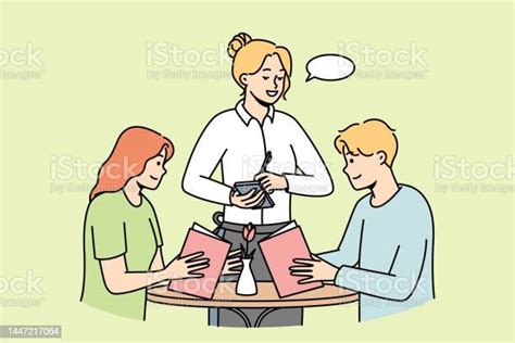 웨이트리스는 식당에서 젊은 부부로부터 주문을받습니다 카페에 대한 스톡 벡터 아트 및 기타 이미지 카페 웨이터 레스토랑