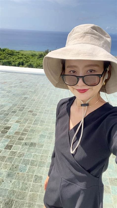 西村彩香さんのインスタグラム動画 西村彩香instagram 「 帽子もラッシュガードも Seadress Official 👒👙