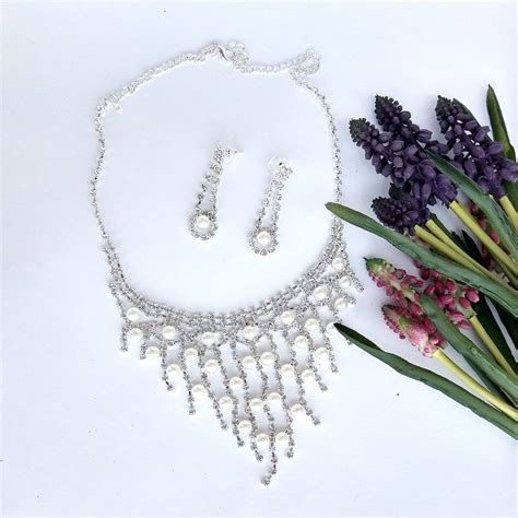 Нарядный комплект — цена 90 грн в каталоге Украшения для невесты Купить аксессуары по доступной