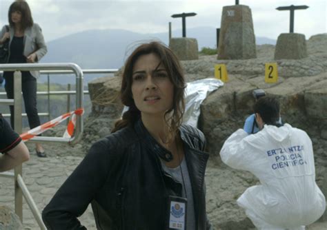 Itziar Atienza Implacable Aux Magazine