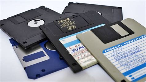 일본 정부 플로피디스크와 전쟁 선포 테크42