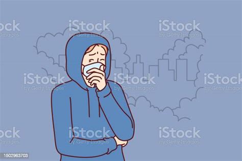 인간은 산업 공장에서 배출되는 배출물로 고통 받고 독성 연기로부터 보호하기 위해 마스크를 착용합니다 개념에 대한 스톡 벡터 아트 및 기타 이미지 Istock