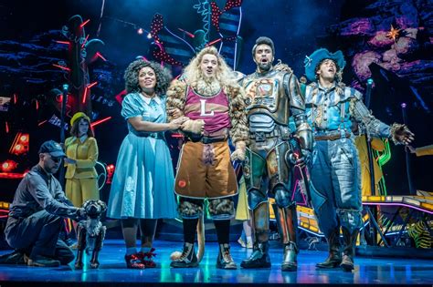 Review Of ‘the Wizard Of Oz Theres A Light At The End Of The Rainbow” First Night Magazine