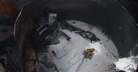 У Миколаєві ліквідували масштабну пожежу на підприємстві горів резервуар з олією відео