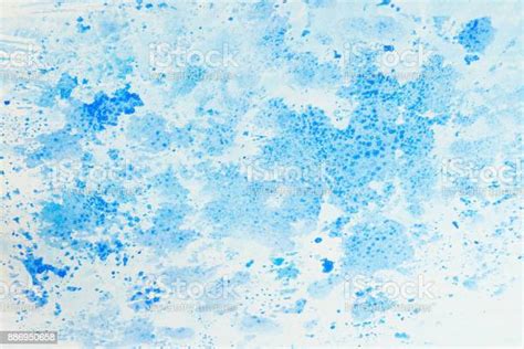 수채화 얼룩 블루 색조의 선입니다 추상 수채화 배경입니다 섬세 한 부드러운 겨울 눈 봄 색상의 음영을 나타냅니다 손으로 그린 배경 종이 텍스처 겨울에 대한 스톡 벡터 아트