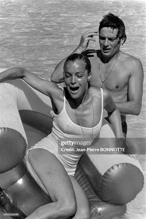 Romy Schneider Et Alain Delon Lors Du Tournage Du Film La Piscine