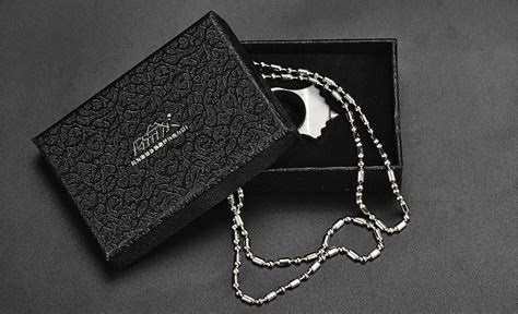 The Bee Sting Ring Designed For Self Defense Gizmodern