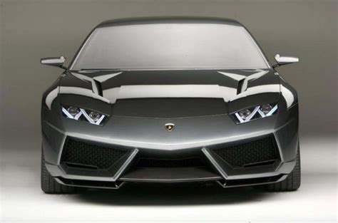 Lamborghini 2021 yılı için tamamen yeni dört kapılı model planlıyor