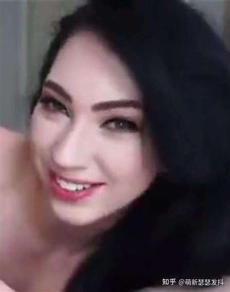 这个女的叫什么名字 知乎