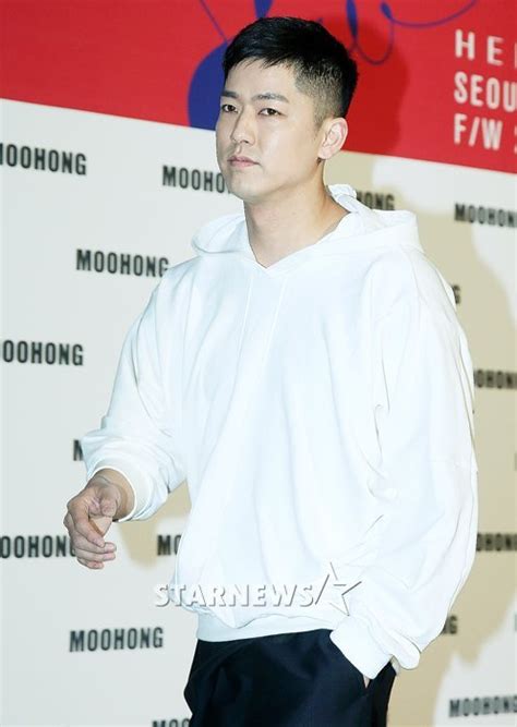 Lee Yong Woo Photo Gallery 이용우 Hancinema