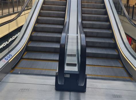 Економија и бизнис Насловна