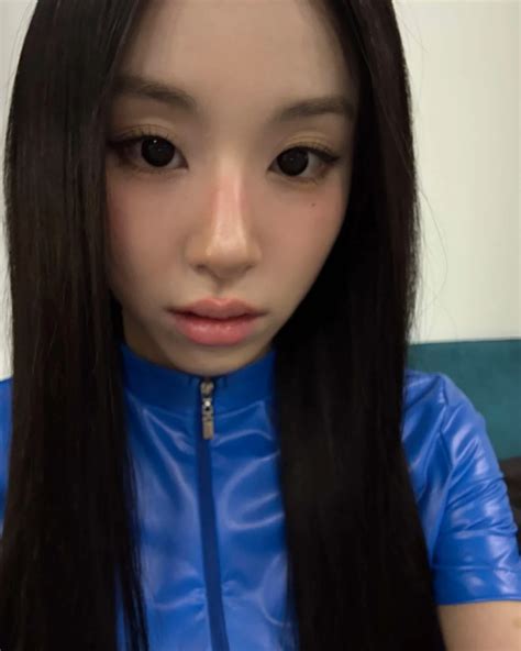 Twice Chile 🍒 🍒foto•250607🍒 Actualización De Chaeyoung En Bbl 🍓 Cr Ot9trans Oncechile👑🐭🍑