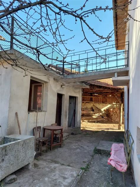 Продавам къща с лятна кухня с Слокощица Област Кюстендил