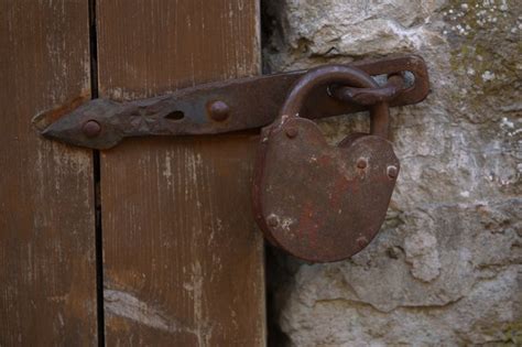 How To Remove An Old Rusted Lock Ehow