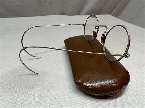 Vintage Round Wire Rimmed Glasses In Original Case