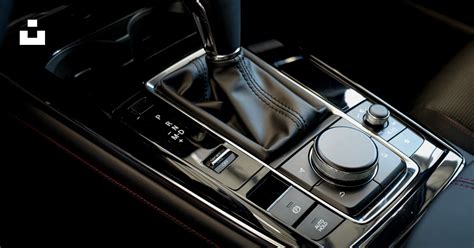 자동차의 기어 박스 클로즈업 사진 Unsplash의 무료 기계 이미지