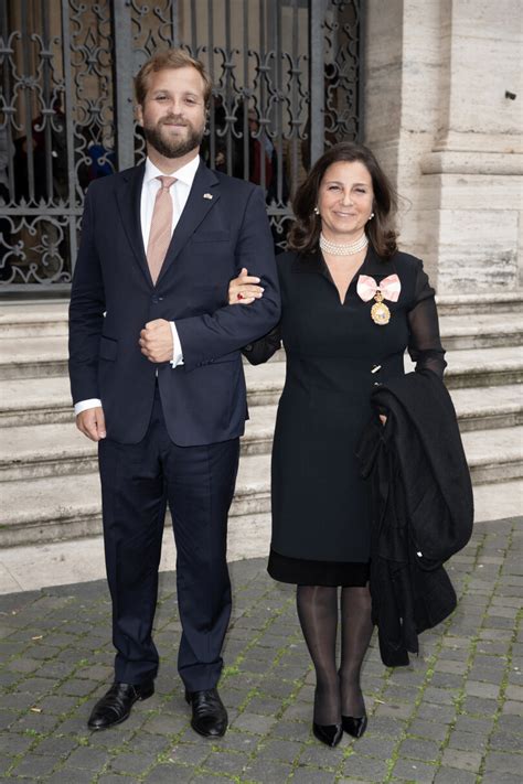 À Rome La Famille De Bourbon Siciles Rassemblée Pour Le Pèlerinage De