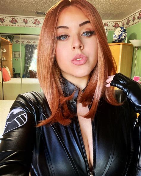 Snarky Jay Cosplay Photos Youd Find On Black Widows Phone 😗