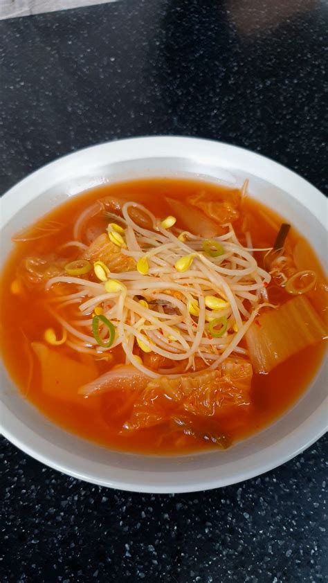 추운 날에 이거 하나면 밥 한 공기 뚝딱😍시원하고 칼칼한 국물 맛이 정말 끝내줘요 오늘의 숏 Beta