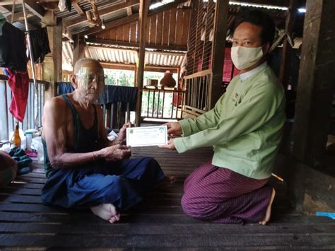 ပိုင်ကျုံမြို့တွင် ကိုဗစ် − ၁၉ စီးပွားရေးကုစားမှု အစီအစဉ်အရ အသက် ၈၀ နှင့် ၈၅ နှစ်ကြား ဘိုးဘ