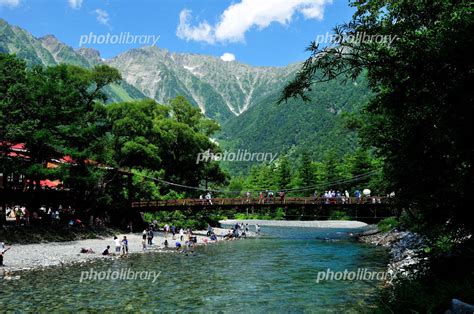 長野県 春の上高地 河童橋と雪山の穂高連峰 写真素材 5983520 フォトライブラリー photolibrary