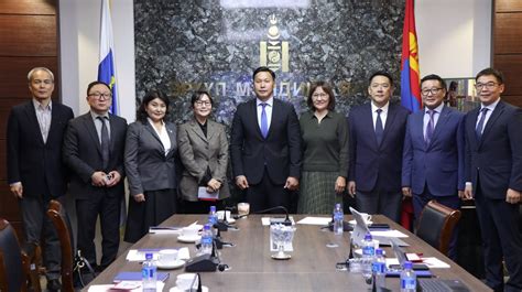 Эрүүл мэндийн сайд Т Мөнхсайхан зөвлөхүүдээ сонгожээ