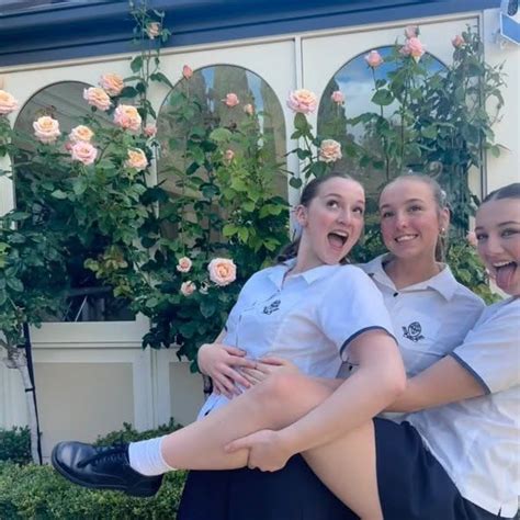 Charlotte Connor Charlotte Connnor • Threads Say More