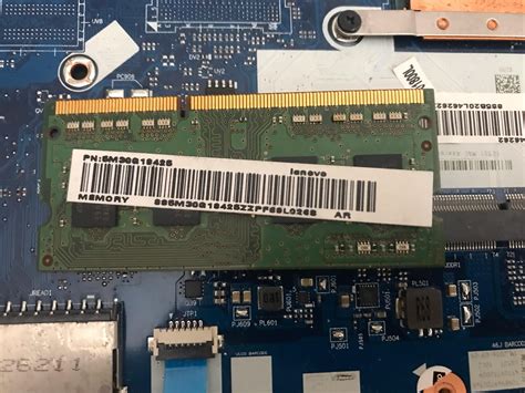 hey yall can anyone identify if this laptop ram is ddr3 or ddr4 appreciate the help r