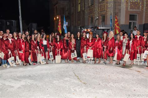 Фото галерија Свечено врачени дипломите на матурантите од охридската гимназија Ohridnews