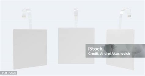 정사각형 광고 흔들림 전면 및 각도보기 현실적인 3d 세트 백서 홍보 스티커 투명 플라스틱 스트립에 모형 빈 가격표가 벽에 걸려