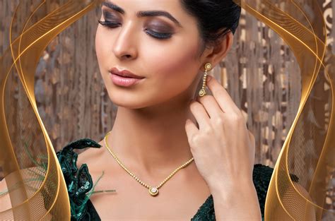 The Golden Touch Improving Your Appearance With A Gorgeous Necklace