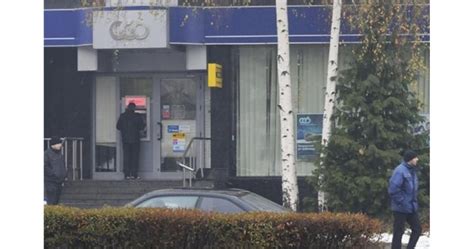 Въоръжен с нож нахлу в банка в Бургас